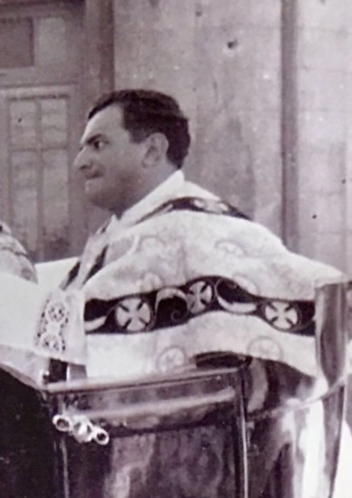 Jesús Olivera. el cura que miraba las chicas y tenía una carga secreta ...